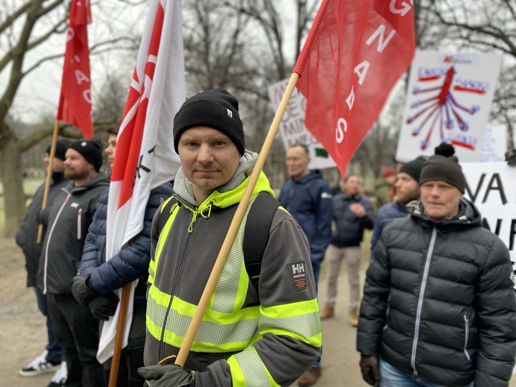 Hundratals byggjobbare slöt upp i marsch: "Vi kommer att möta motstånd ...